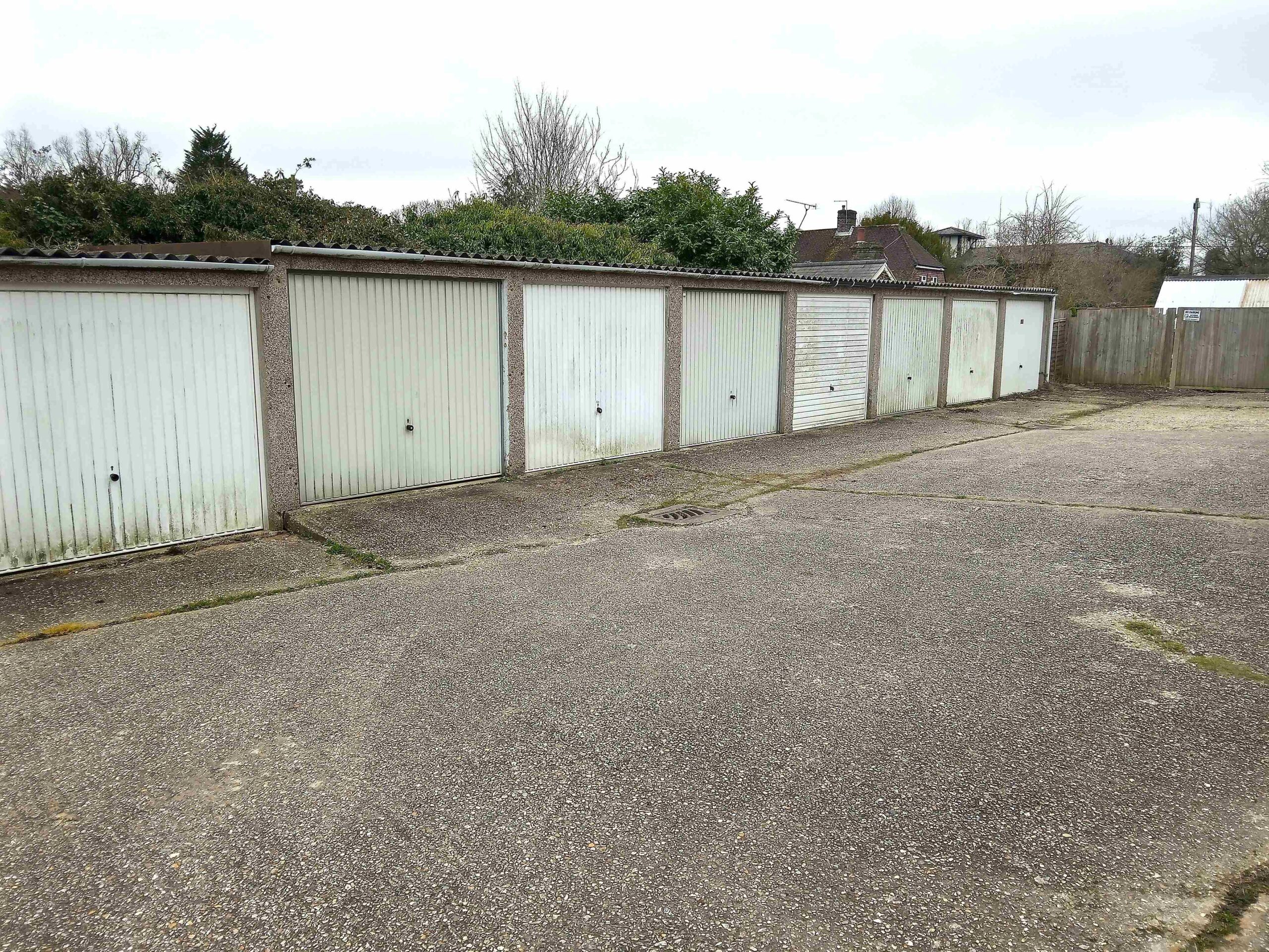 Garage situated in Crawley – The Letting Specialist